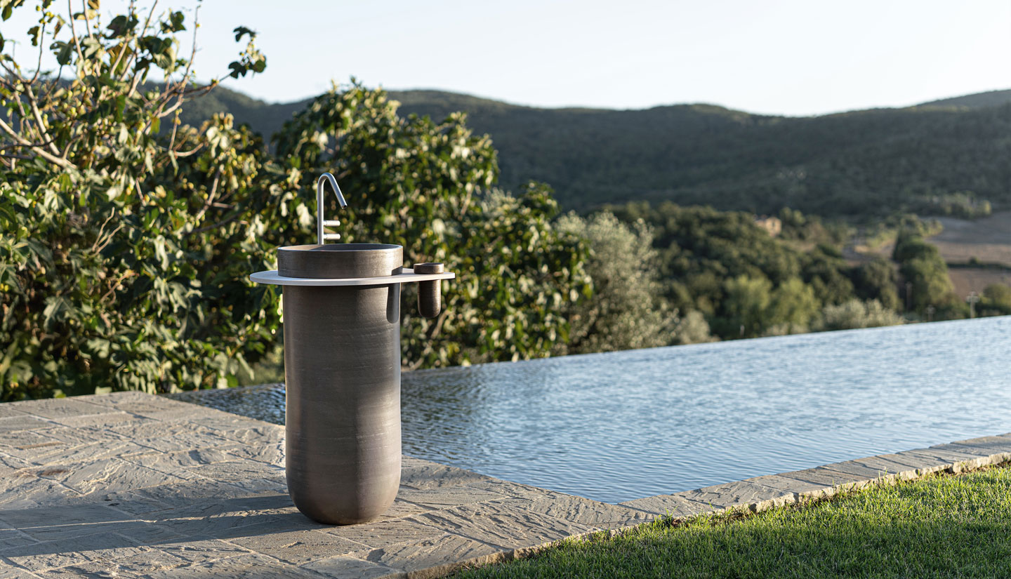 LuneUp furniture system: the modular wash basin for indoor and outdoor spaces by Terzofoco